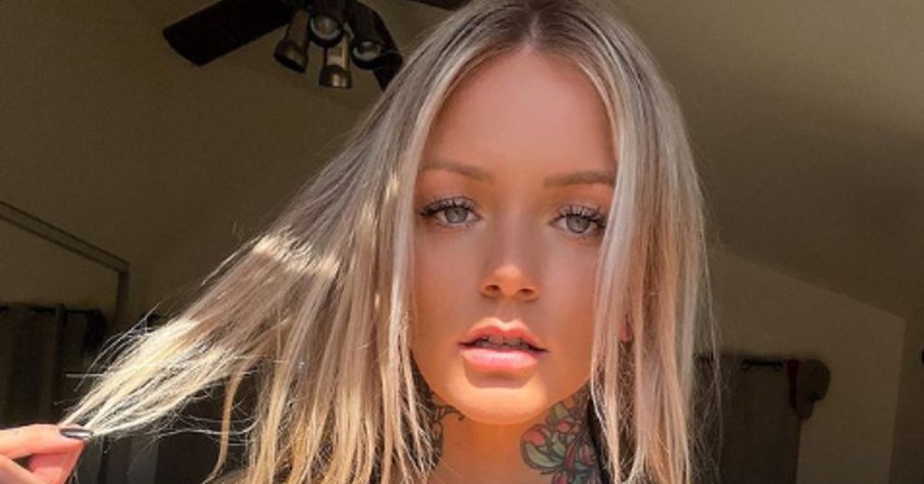 Tattoo-model benoemt tot “‘s werelds heetste vrouw” na poseren in Eva ...