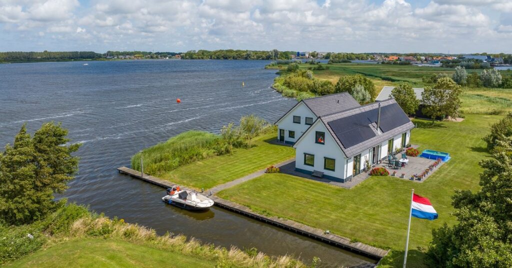 Dit unieke eiland met woning, middenin de Randstad, staat nu te koop op ...