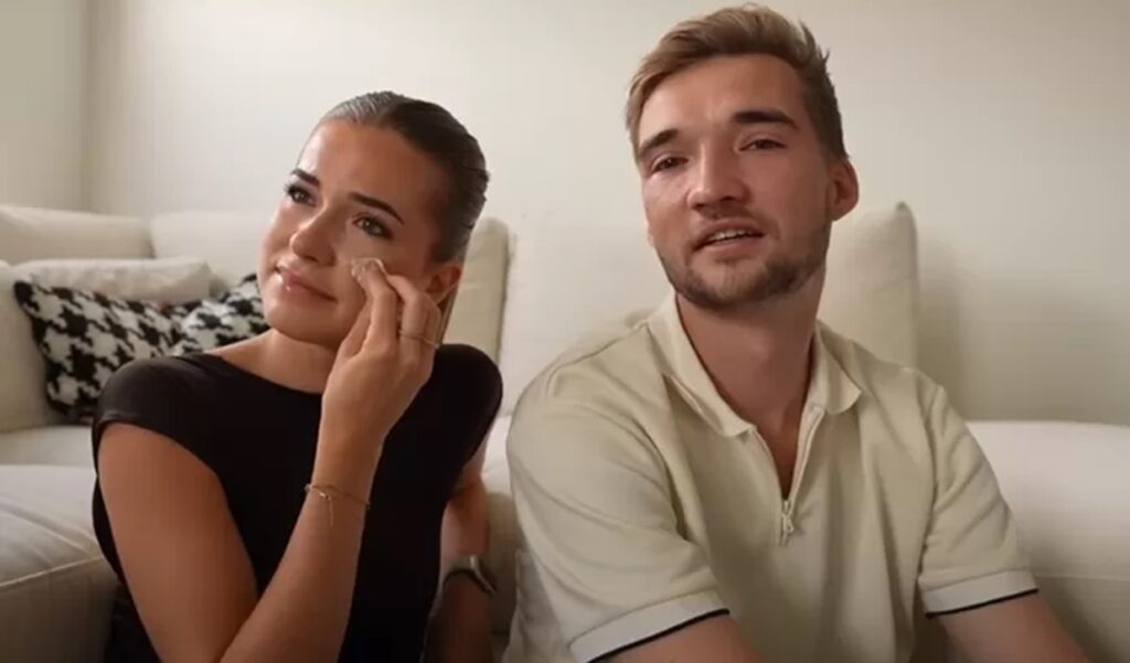 Moeder van Gio Latooy sneert op sluwe wijze naar Jade Anna: 'De hele ...