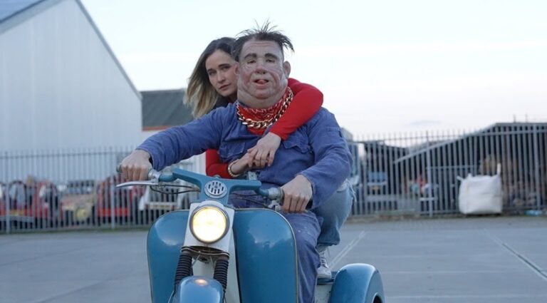 Boer Harm tovert 'Brommers Kieken' om tot kinderhit - SGXL.NL