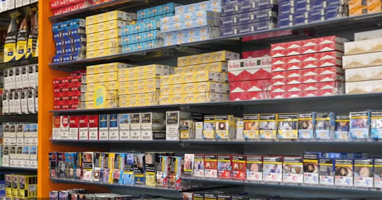 Dit is het bizarre verschil tussen tabaksprijzen in Duitsland en in ...