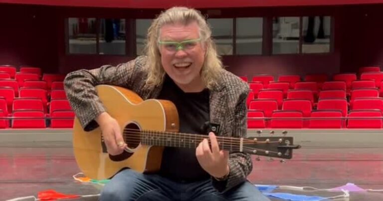 'Liever te dik in de kist'-zanger René Karst overleden