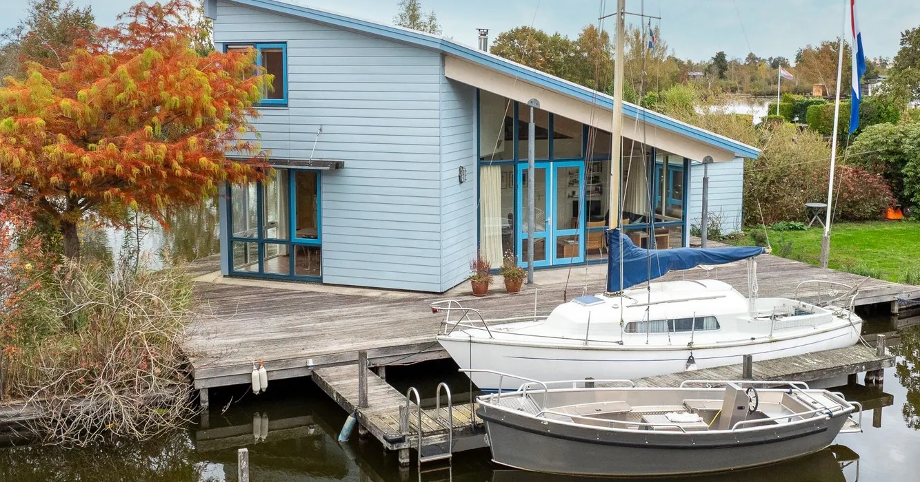 Uniek privé-eiland in de Loosdrechtse plassen te koop op Funda - SGXL ...
